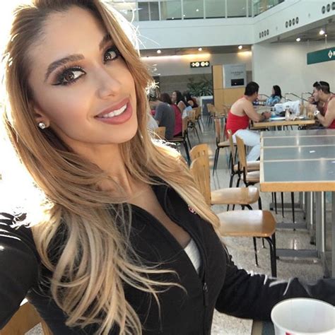 Lais Deleon Fitnesstofashion