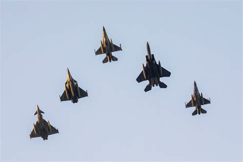 Запад в панике поставит Киеву истребители F 16 генерал Гурулев