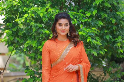 Sneha Actress Sneha Beautiful Photos