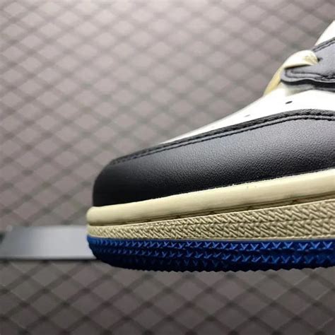 Travis Scott The Snkr Scout