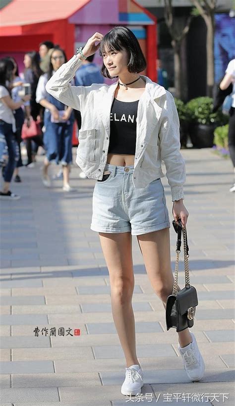 比拼小蠻腰的露臍裝美女 每日頭條