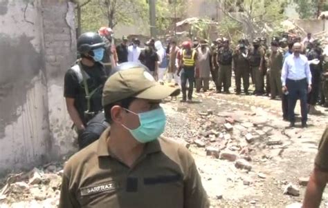 Three Dead 21 Injured As Blast Rocks Lahores Johar Town Pakistan