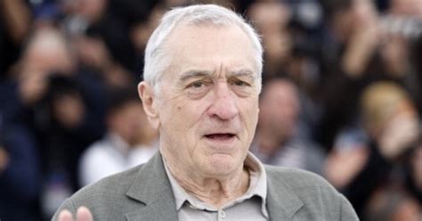 로버트 드니로 트럼프는 광대 직격