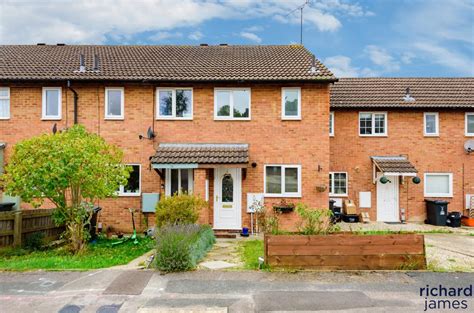 Bayleaf Avenue Woodhall Park 2 Bed Terraced House £225000