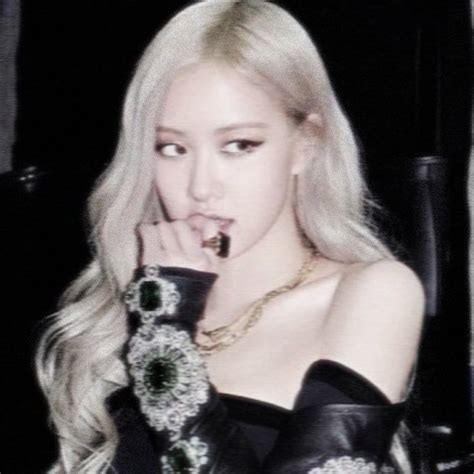 𝗋𝗈𝗌𝖾́ Icons Blackpink Rose Photos Blackpink Photos Rosé Icons