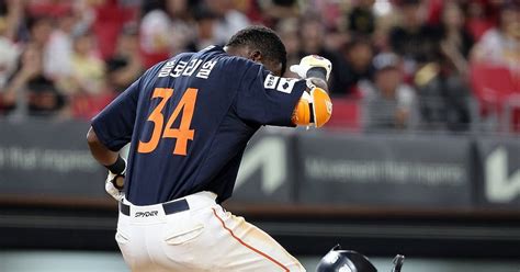 손등 다친 한화 외국인 타자 플로리얼 1군 엔트리 제외