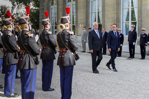 Visita Del Ministro De Defensa De La Argentina A Francia