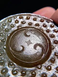 上周末终于有机会去美术馆了第一个是贵州民间戏剧面具展早年去屯堡时只浅显了解过安顺地戏完全听不懂但演员所佩戴的面具还真是喜欢通过这个展