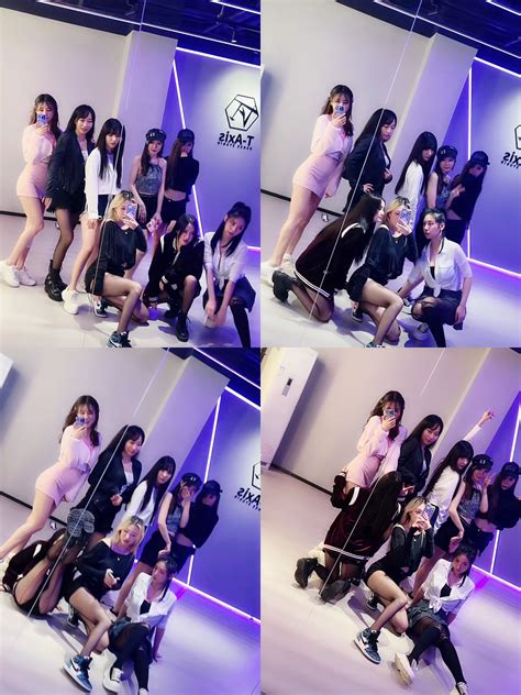 琳琳酱～ On Twitter 下课合影，哥哥们猜猜哪个是琳琳呢反差 Kzxhl2dztr Twitter