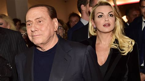 Silvio Berlusconi Emitió Un Comunicado Oficial Para Informar Que Dejó A