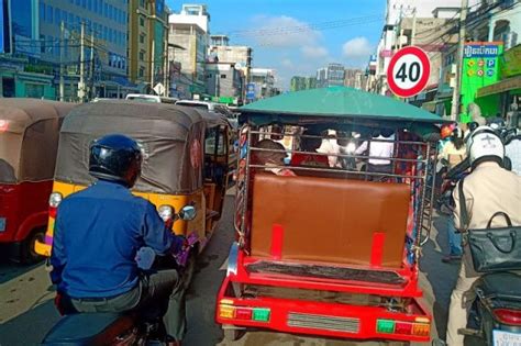 អុំទូក ៖ គណៈកម្មាធិការ ជាតិ សុវត្ថិភាព ផ្លូវគោក ប្រាប់ ឱ្យ ពលរដ្ឋ ប្រុងប្រយ័ត្ន ខ្ពស់ ពេល បញ្ជា