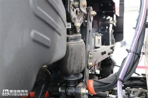 一汽解放J6系列推出全新高端载货车到底配置如何实拍带您看看 搜狐汽车 搜狐网