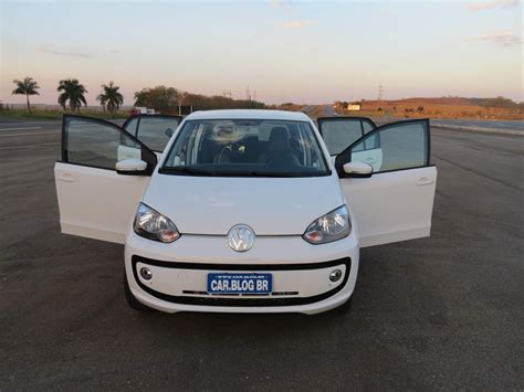 VW Up TSi consumo comportamento em estrada vídeo