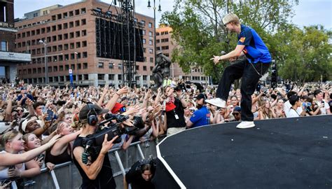 Vg Lista Røde Kors Hjalp Nesten 400 Personer