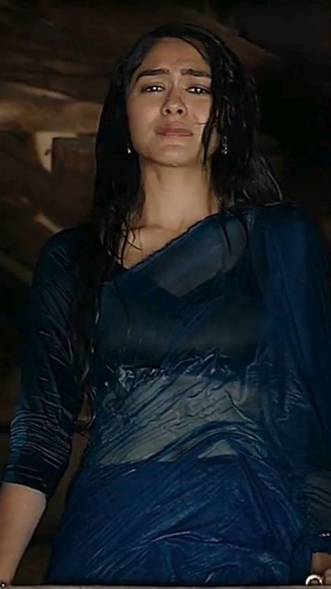 Actress Mrunal Thakur Cute Video Beautiful Women Videos Beautiful Smile Women Beautiful