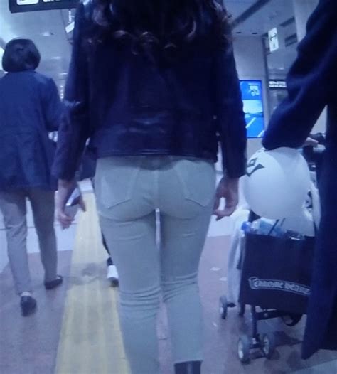 超色っぽいセクシー美女がスキニーデニム履いて美巨尻強調して歩く姿にフル勃起 めっちゃリアル