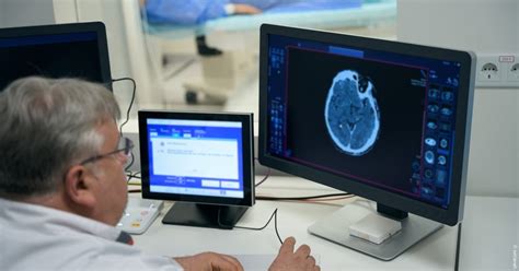 AI Tool For MRI May Spot Brain Damage In College Athletes