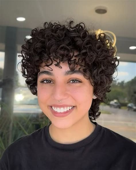 30 Curly Pixie Cuts To Obsess Over This Year Short And Spiraled 160grams