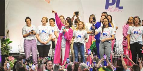 Michelle Bolsonaro critica Dino por visita da Dama do Tráfico em