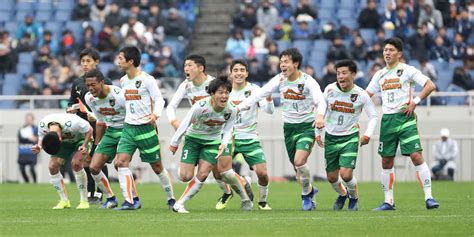 ＜高校サッカー準決勝 尚志・青森山田＞pk戦を勝利し喜ぶ青森山田イレブン （撮影・大塚 徹） ― スポニチ Sponichi Annex サッカー