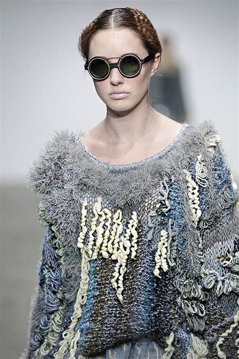 Тёплые фантазии вязаной моды 55 экстравагантных и эффектных нарядов Идеи и вдохновение в