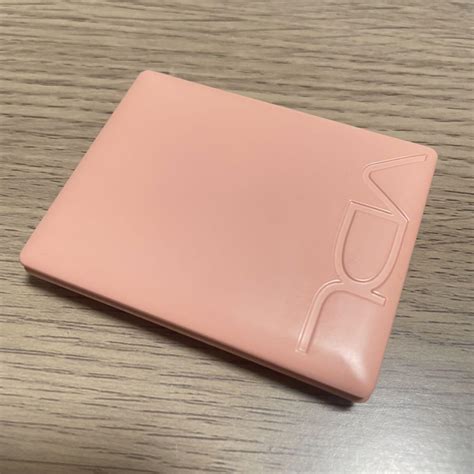 Vdl チークステイン ブラッシャー 01 バウシングピーチ By メルカリ