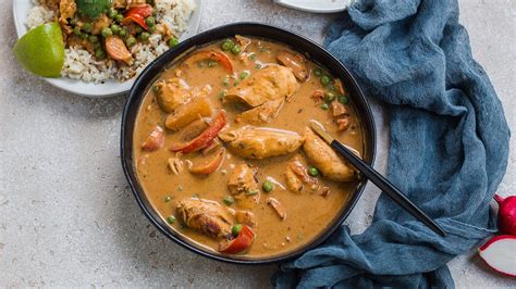 Alex Guarnaschellis Chicken Stir Fry With Spicy Peanut Sauce Recipe