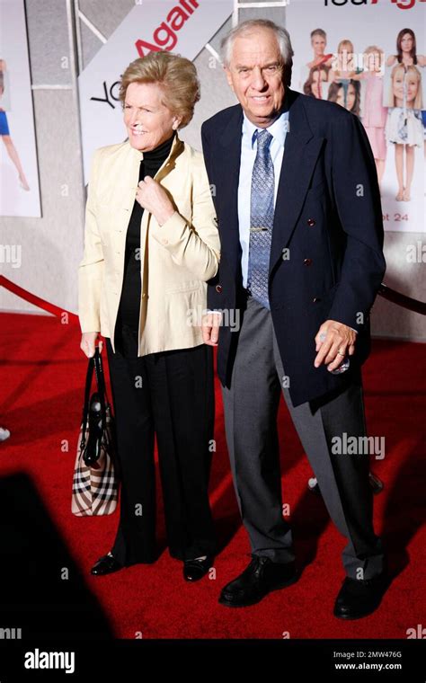 Gary And Barbara Marshall At The You Again Premiere In Los Angeles Ca