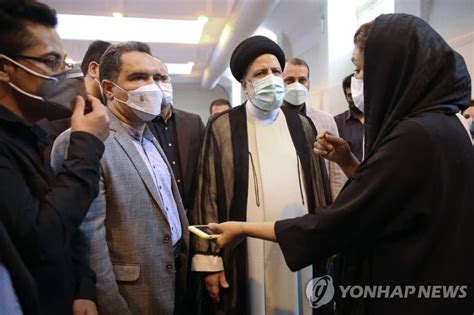 코로나19 5차 대유행 맞은 이란 연합뉴스