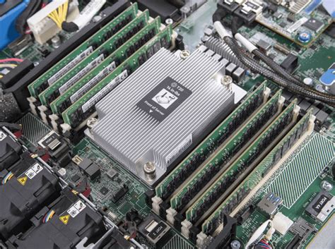 HPE DL325 Gen10 Plus найпотужніший і найекономічніший сервер від HPE