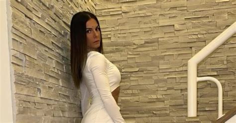Elena Maraga La Maestra Licenziata Per Onlyfans Denuncia Il Padre Del