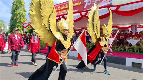 Ribuan Peserta Ramaikan Pawai Pembangunan HUT Ke 78 Kemerdekaan Republik Indonesia RadarSampit