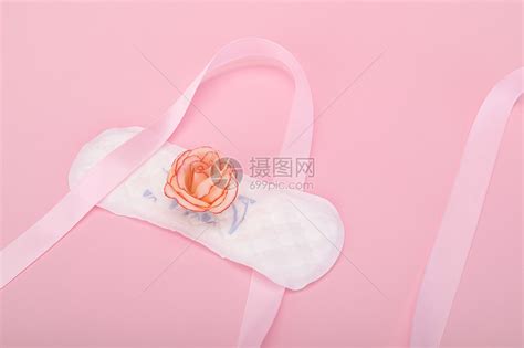 粉色背景上的卫生巾高清图片下载 正版图片501653771 摄图网