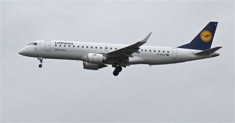 Passenger Dies Mid Flight After Blood Erupts From Face World News