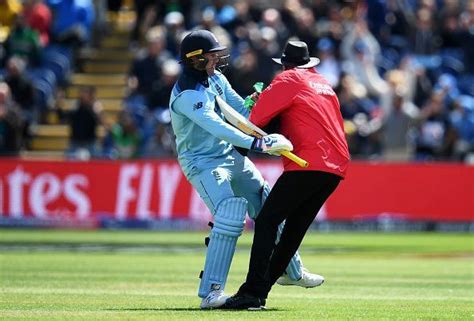 World Cup 2019 Eng Vs Ban Jason Roy Knocks Over Umpire After