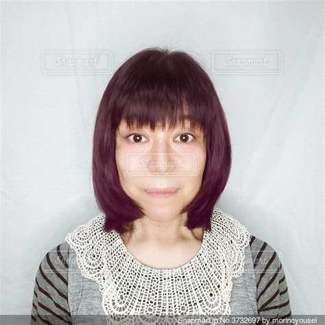 正面を見る60歳の日本人女性の写真・画像素材[3732697] Snapmart（スナップマート）