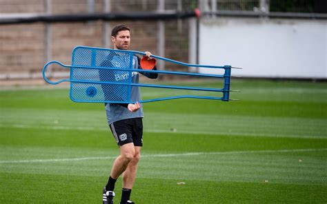 Bayer 04 Leverkusen Xabi Alonsos Theorie Von Raum Und Zeit