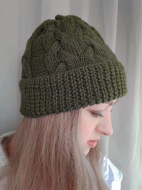 Шапка с косами Knitted Hats Knitting Fashion
