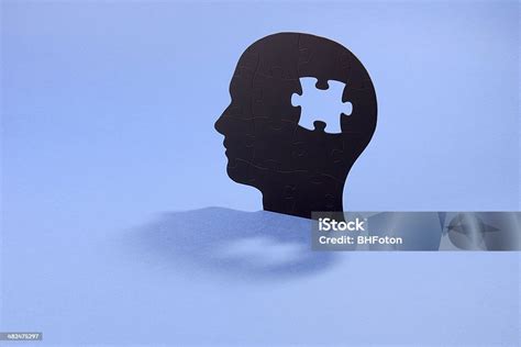낱말퍼즐 의사협회 있는 형태를 휴머니즘 헤드 흰색 배경의 결정에 대한 스톡 사진 및 기타 이미지 결정 계획 마지막