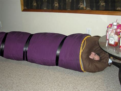 Pin Van Germano Silva Op Tied Up In Blankets