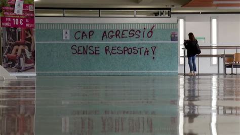 La Universidad Autónoma De Barcelona Suspende A Un Profesor Por Acoso