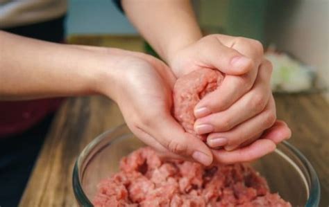 How Much Ground Beef To Buy Per Person For Your Next Event