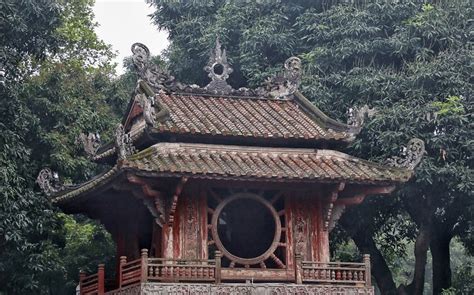 Cận Cảnh Khuê Văn Các ở Văn Miếu Quốc Tử Giám Xuống Cấp Nghiêm Trọng