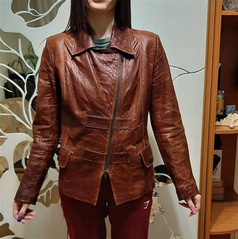 Шкіряна куртка італія — ціна 399 грн у каталозі Куртки Купити жіночі речі за доступною ціною на