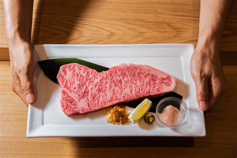 신주쿠 와규 And 사케 페어링 맛보기 체험 소고기와 사케의 완벽한 조화 Funbooky