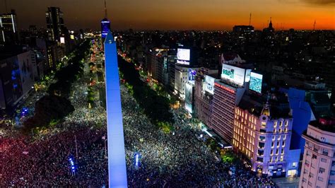 Festejos En El Obelisco Palermo Y Otros Puntos De La Ciudad