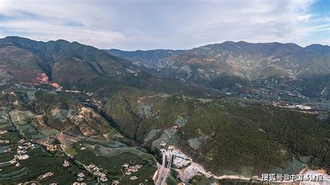 云南华丽高速营盘山隧道顺利贯通 搜狐大视野 搜狐新闻