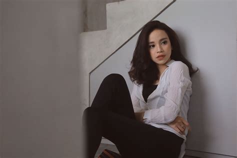 Free Images Beauty Girl Shoulder Sitting Fashion Model Photo