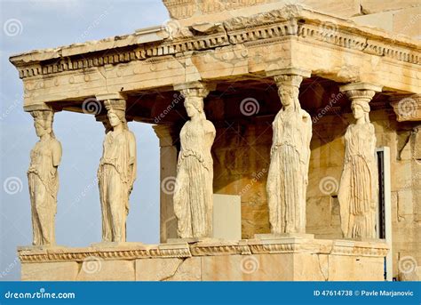 Caryatides Acropole De Temple Derechtheion à Athènes Photo Stock