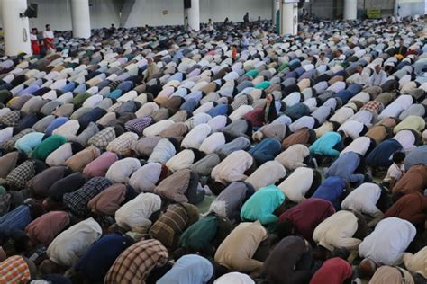 Tata Cara Sholat Tarawih Dan Bacaannya Sesuai Tuntunan Nabi Kumparan